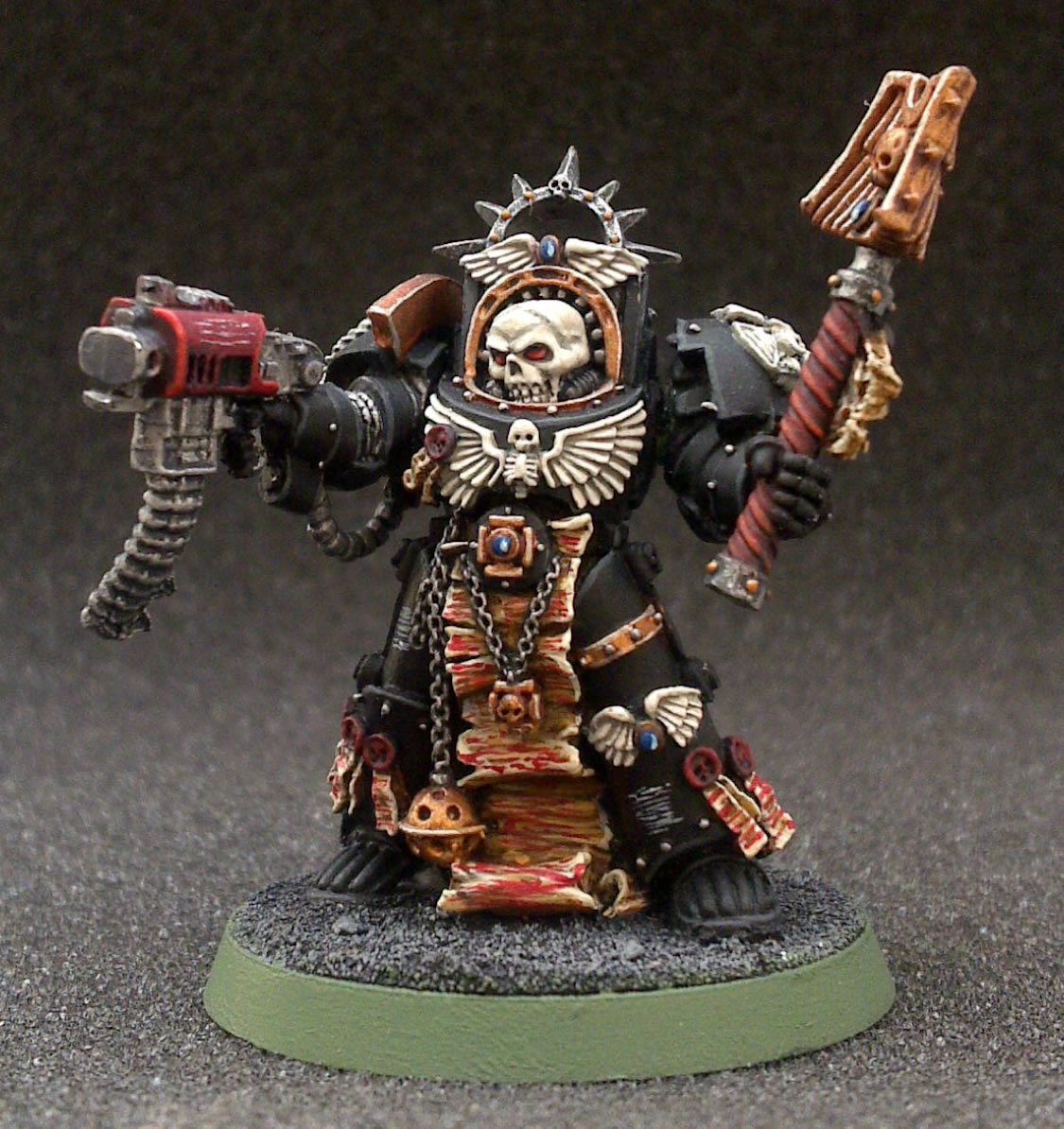 Terminator Chaplain – OnTableTop – Home of Beasts of War